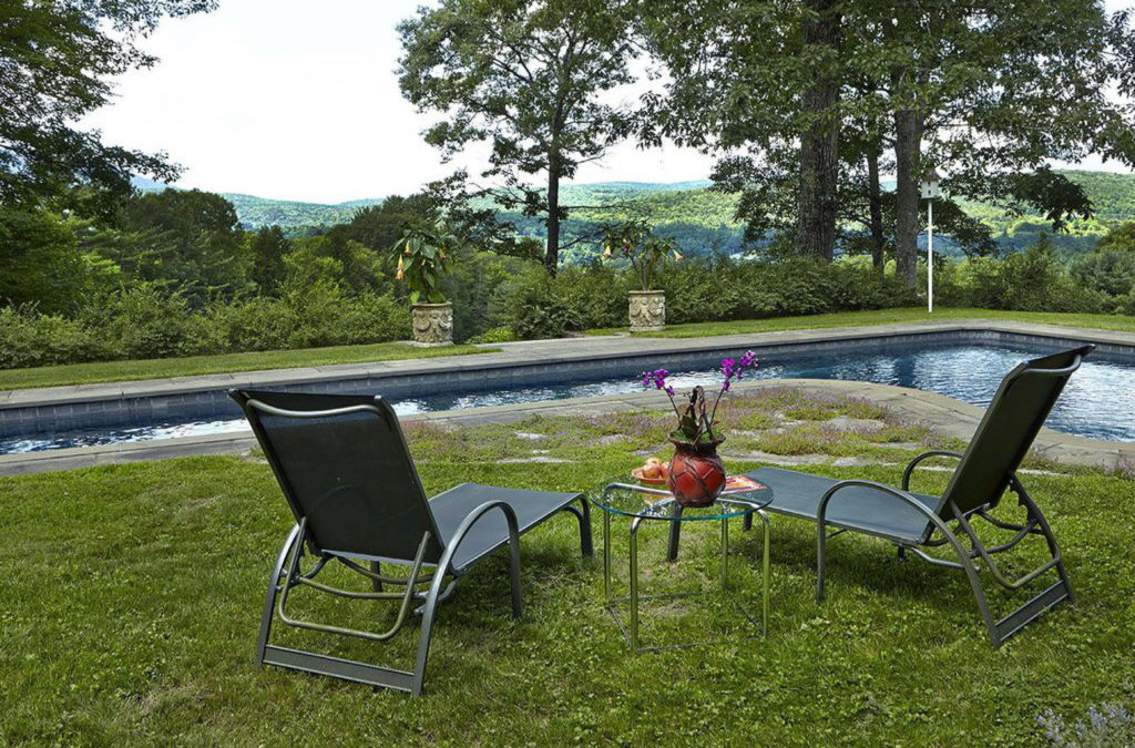 Mashup Monday 8: 13 Inspired Southern Vermont Pools That Will Have You ...